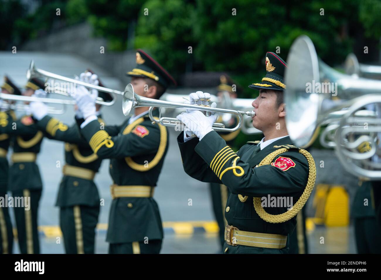Chinese soldiers of the PLA (People's Liberation Army) Macau Garrison ...