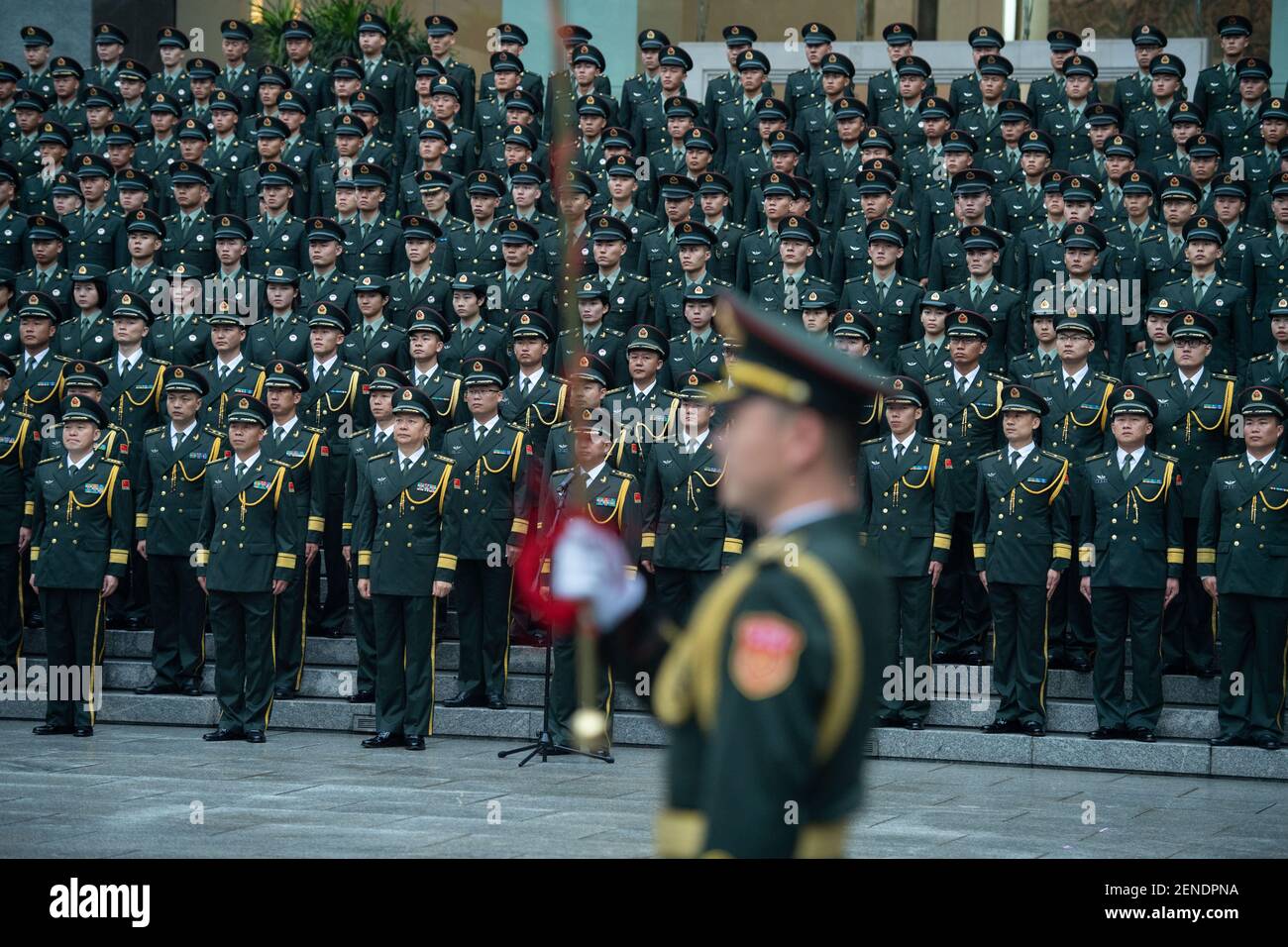 Chinese soldiers of the PLA (People's Liberation Army) Macau Garrison ...