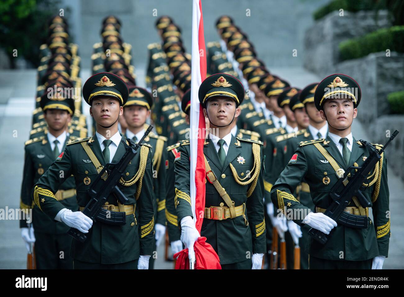 Chinese soldiers of the PLA (People's Liberation Army) Macau Garrison ...