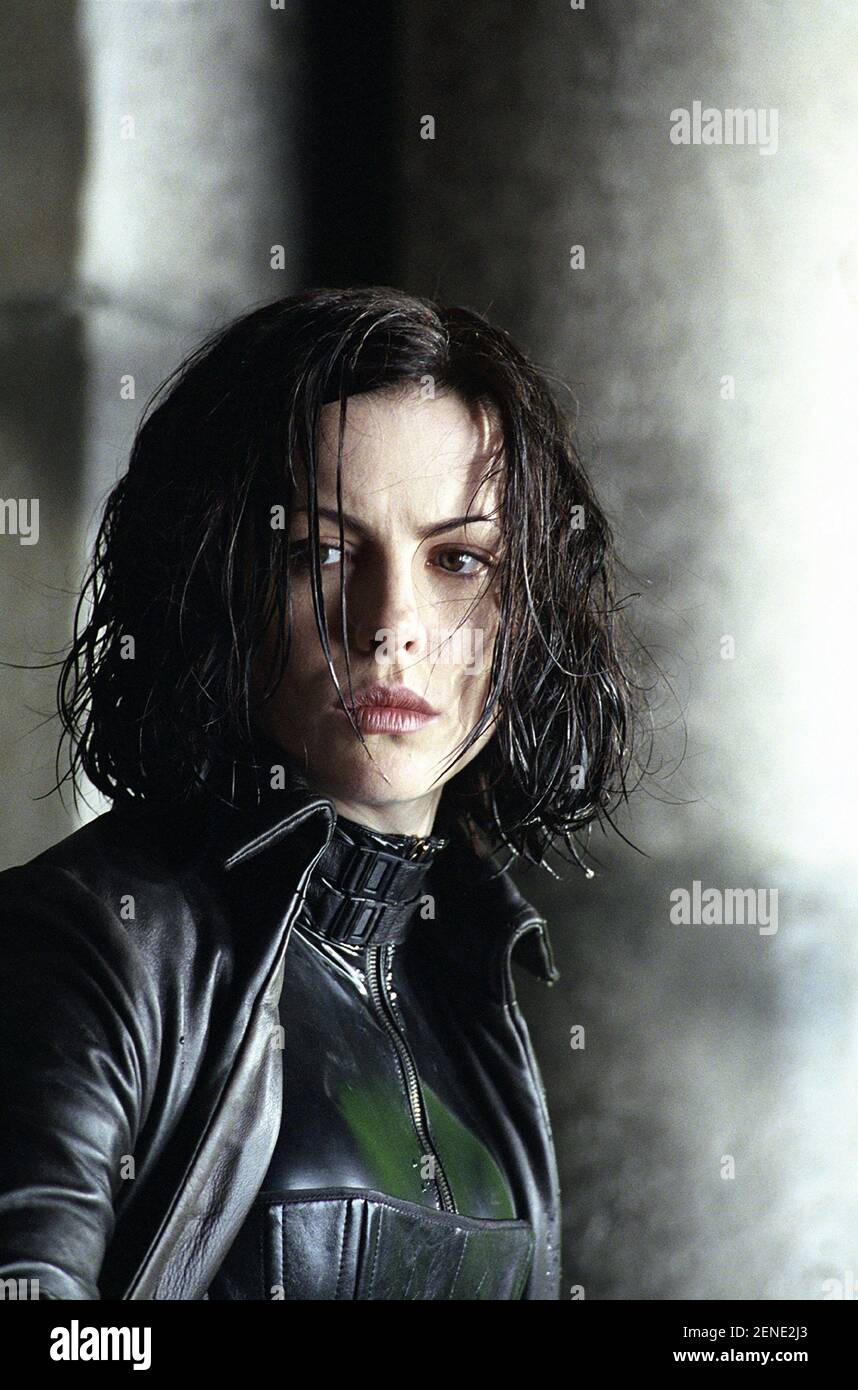 Kate Beckinsale Underworld Awakening Sword