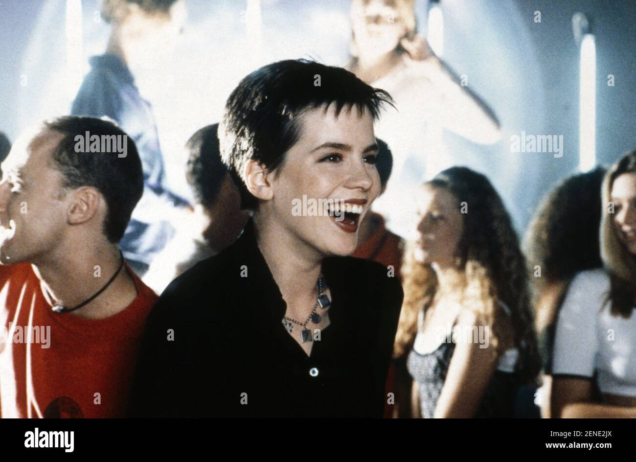 Shooting Fish Year : 1997 GB Director : Stefan Schwartz Kate Beckinsale ...