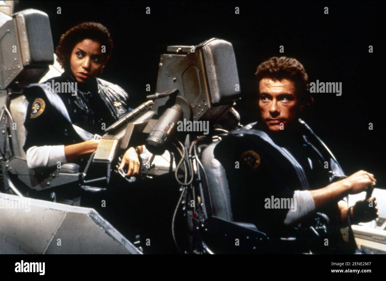 Timecop Year : 1994 USA Director : Peter Hyams Gloria Reuben, Jean ...