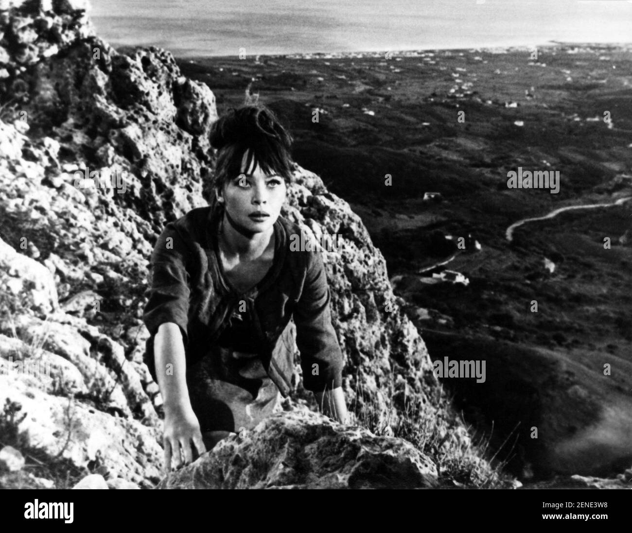 Guns of Darkness Year : 1962 UK Director : Anthony Asquith Leslie Caron ...