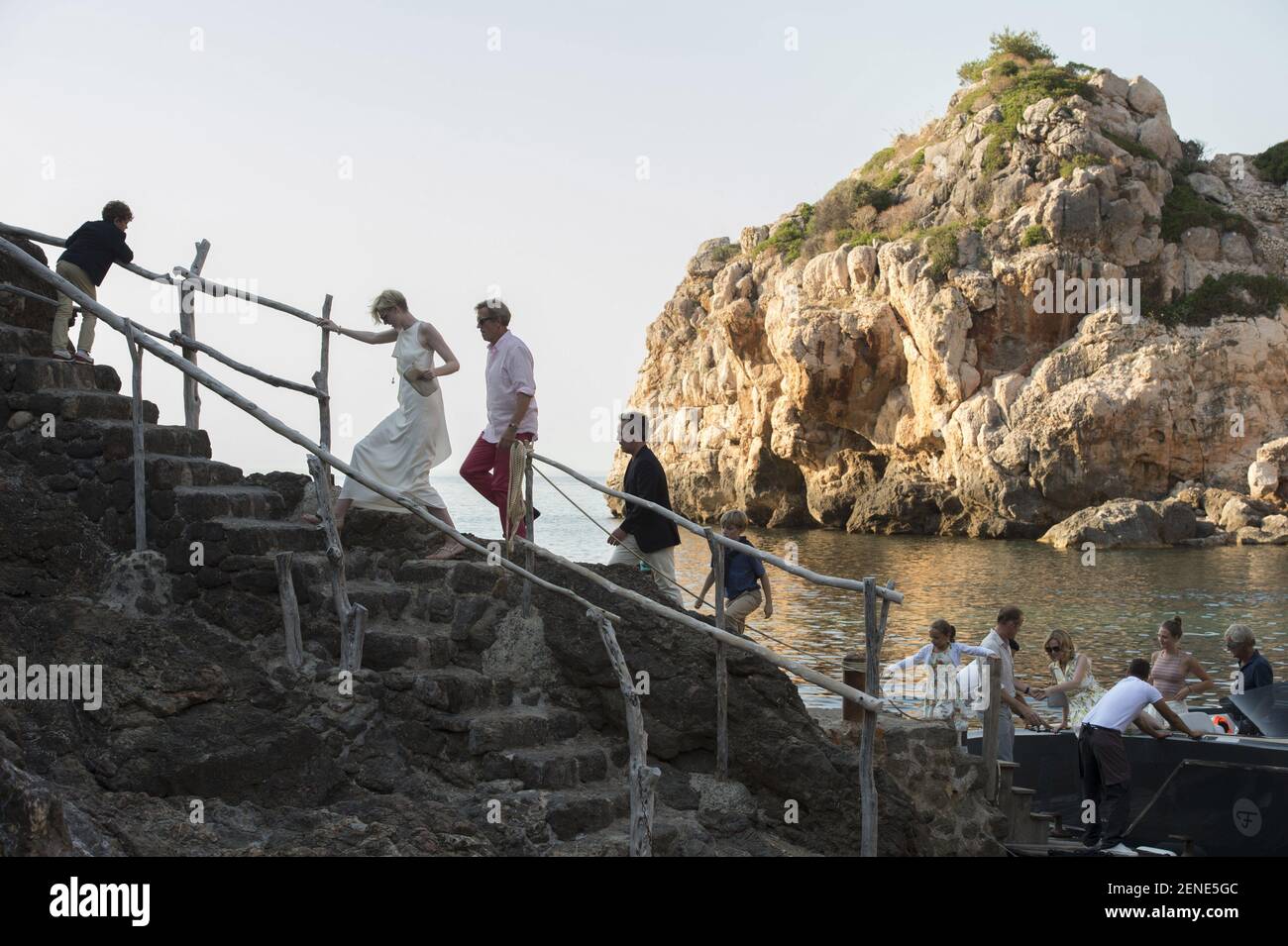 Noah jupe the night manager hi-res stock photography and images - Alamy