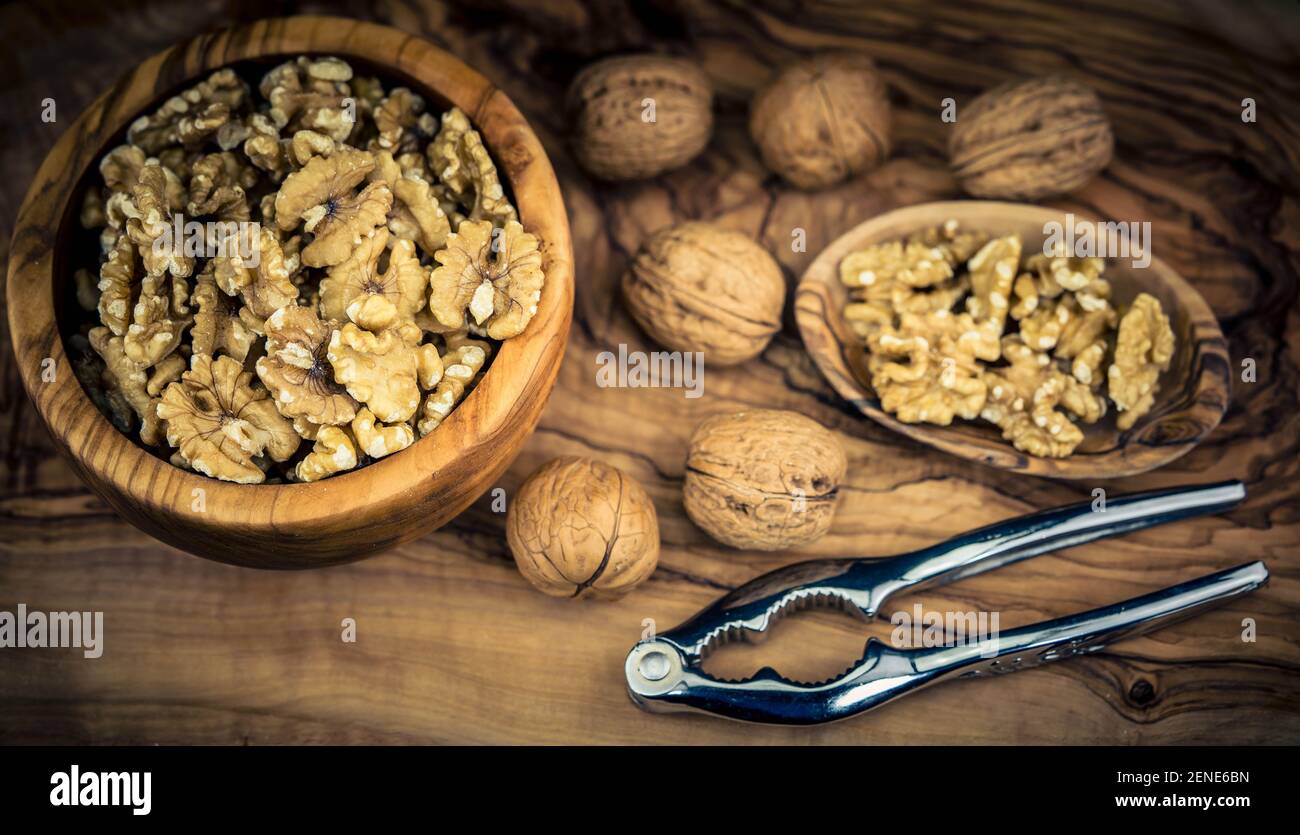 Wal nuts hi-res stock photography and images - Alamy