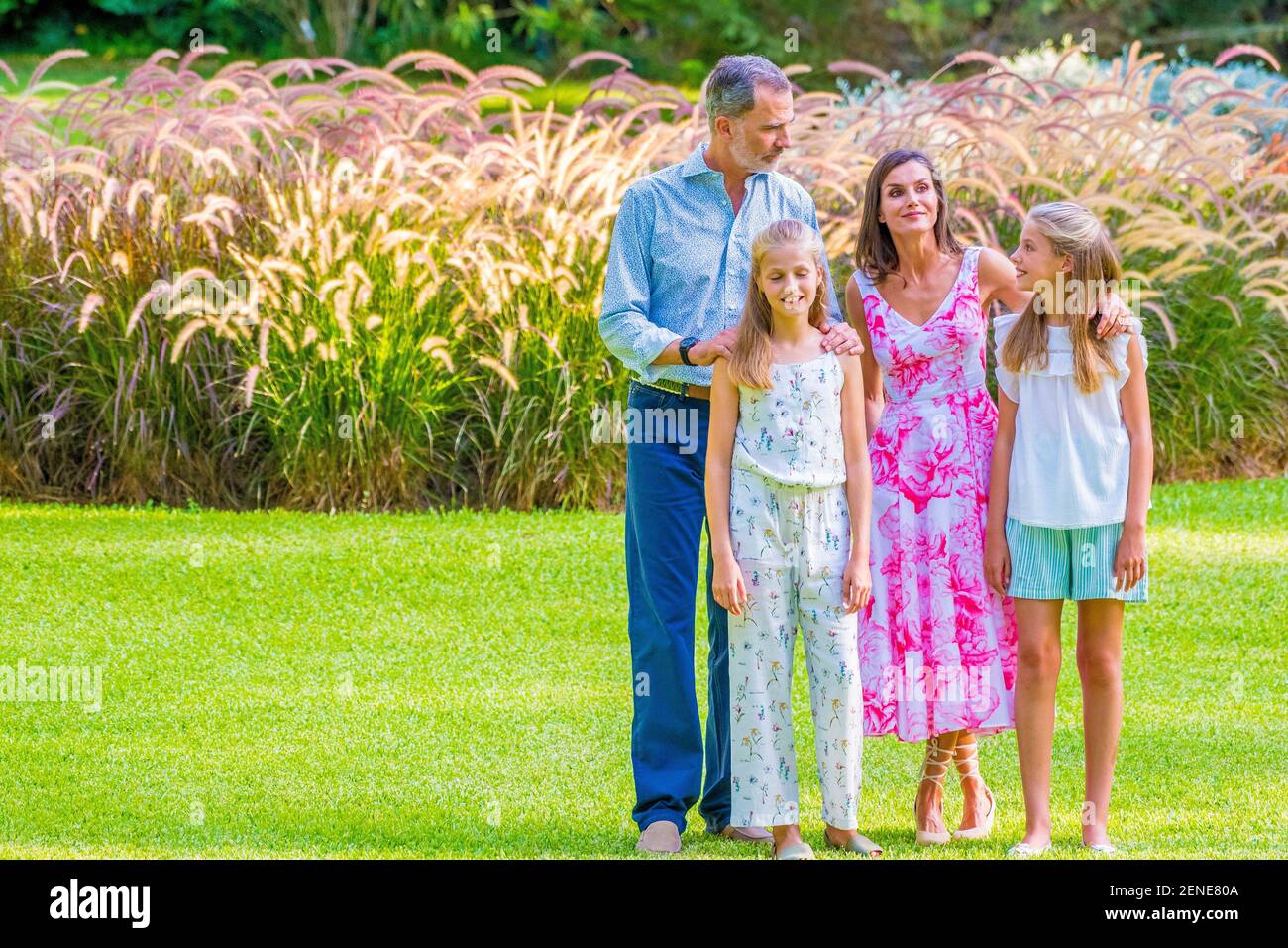 King Felipe VI and Queen Letizia with daughters Crownprincess Leonor ...