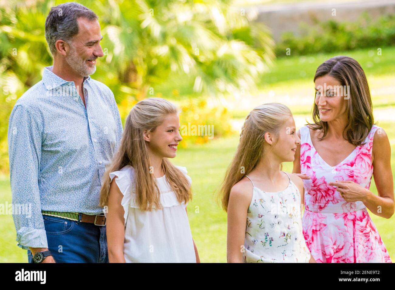 King Felipe VI and Queen Letizia with daughters Crownprincess Leonor ...