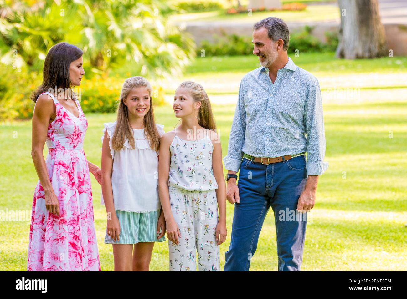 King Felipe VI and Queen Letizia with daughters Crownprincess Leonor ...