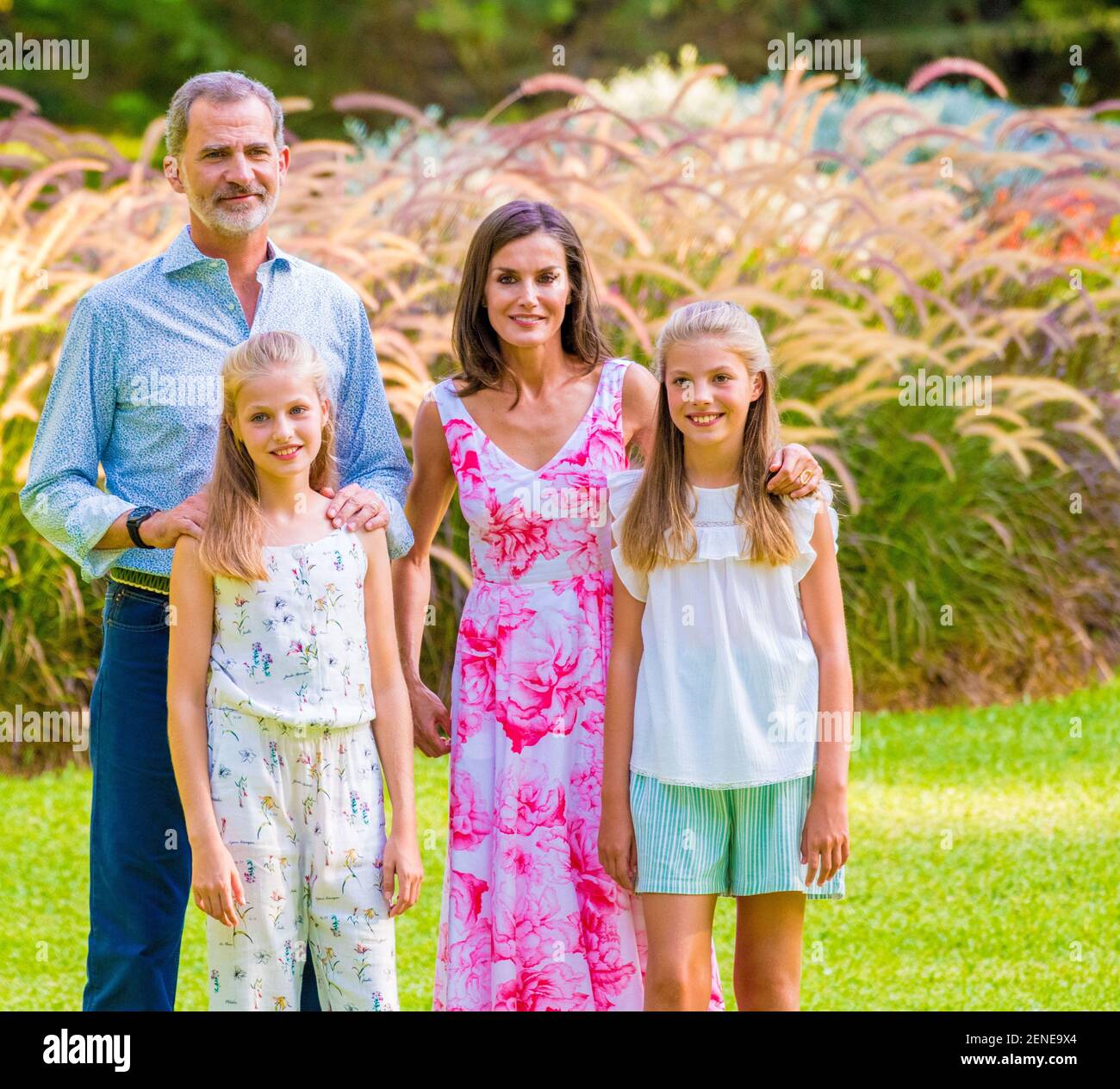 King Felipe VI and Queen Letizia with daughters Crownprincess Leonor ...
