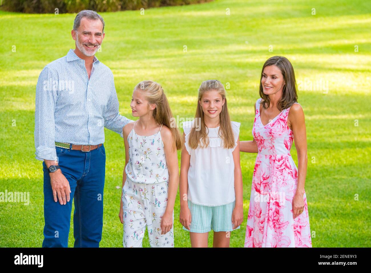 King Felipe VI and Queen Letizia with daughters Crownprincess Leonor ...