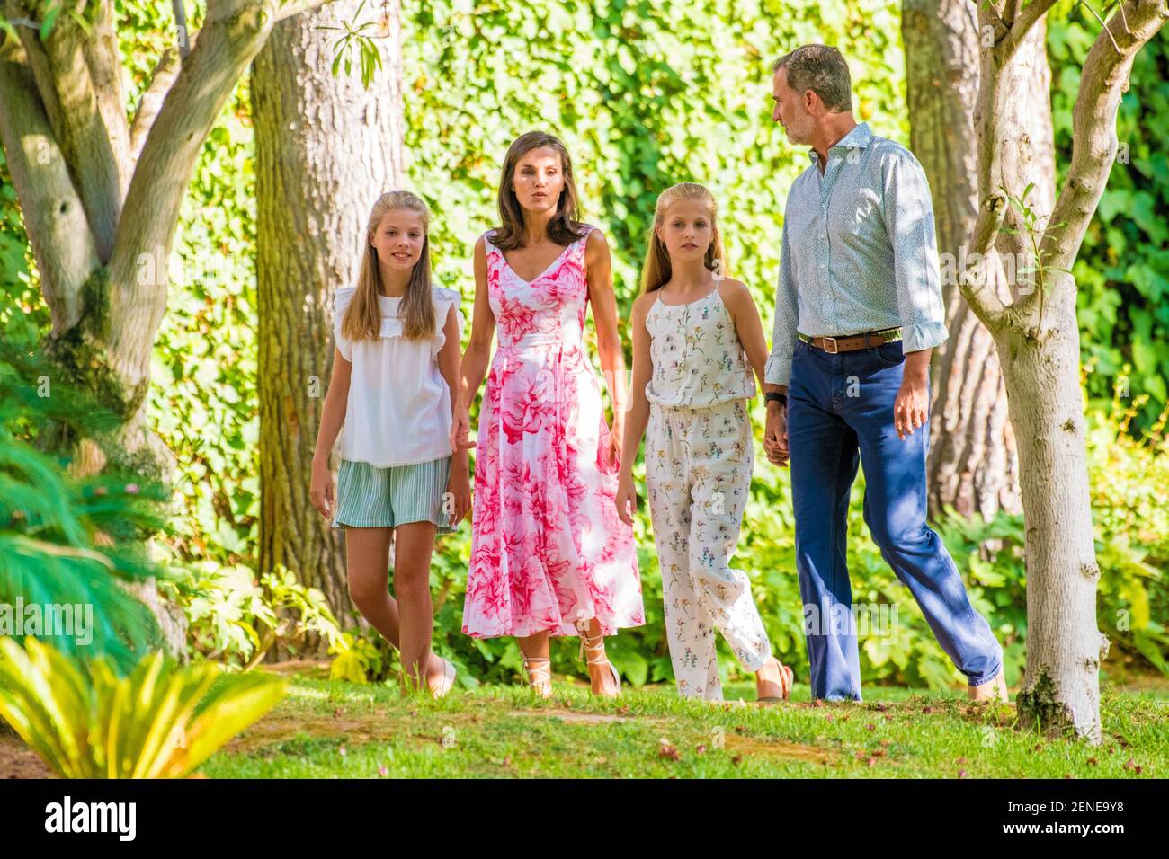 King Felipe VI and Queen Letizia with daughters Crownprincess Leonor ...