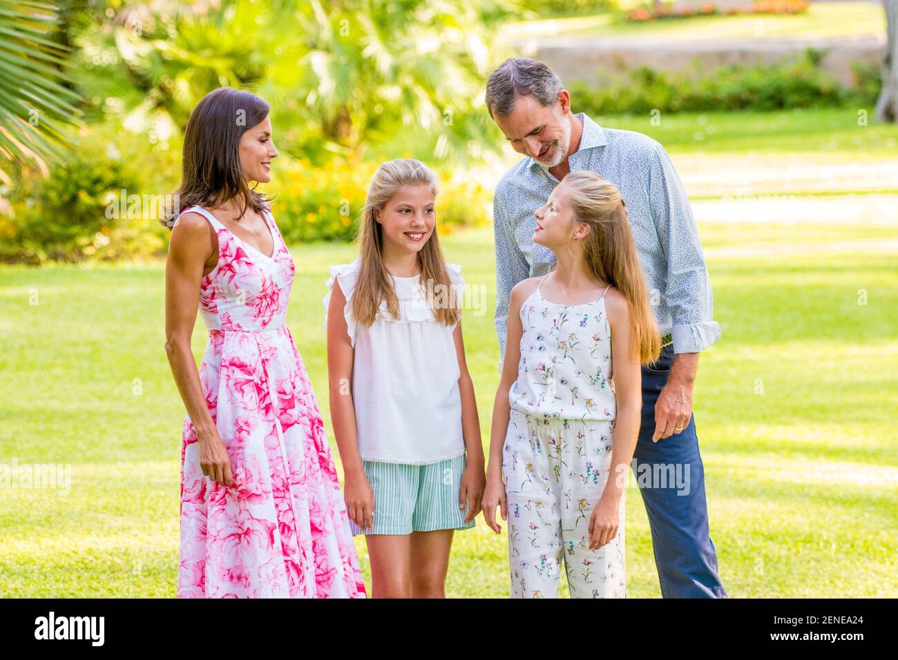King Felipe VI and Queen Letizia with daughters Crownprincess Leonor ...