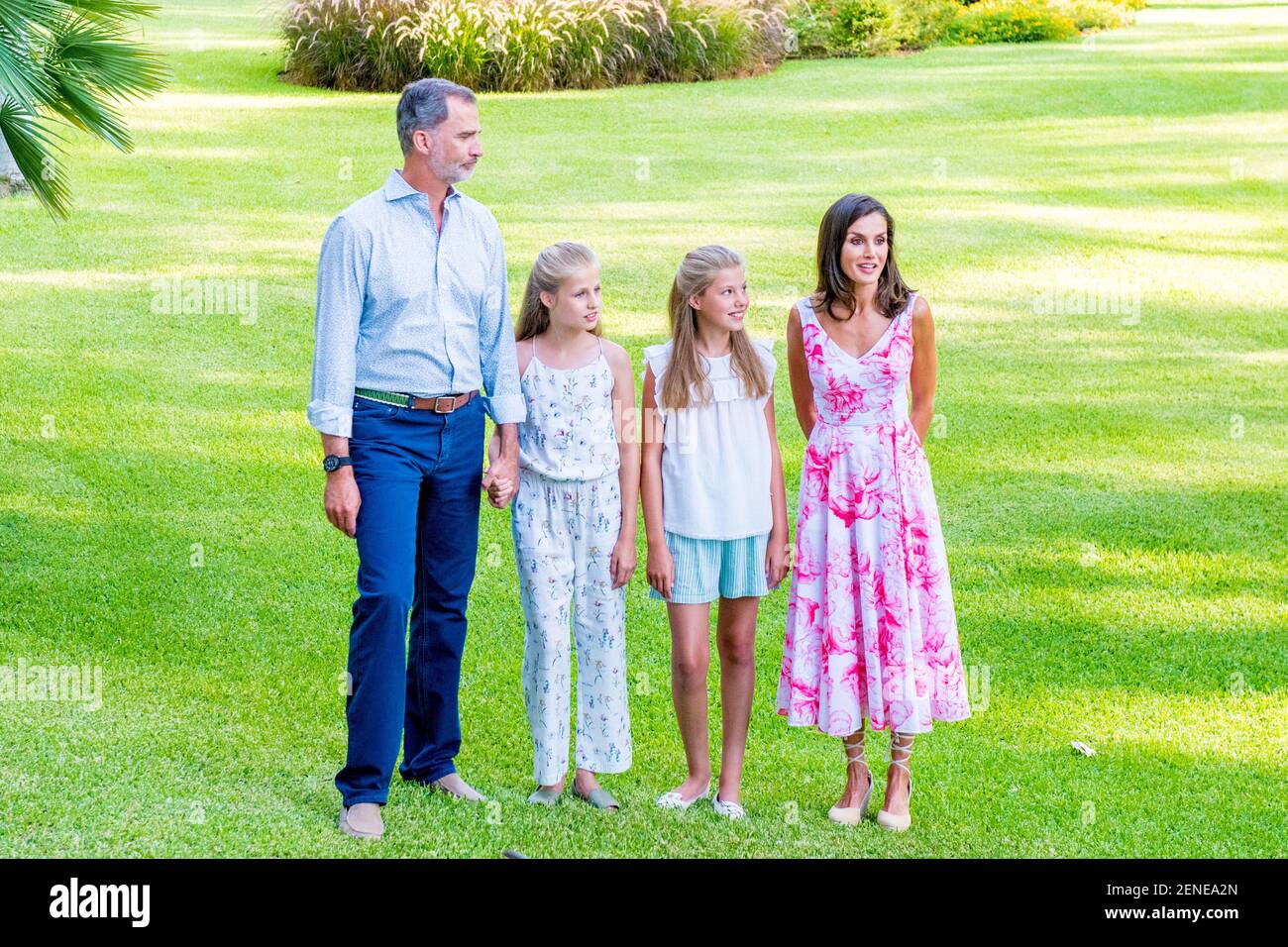 King Felipe VI and Queen Letizia with daughters Crownprincess Leonor ...
