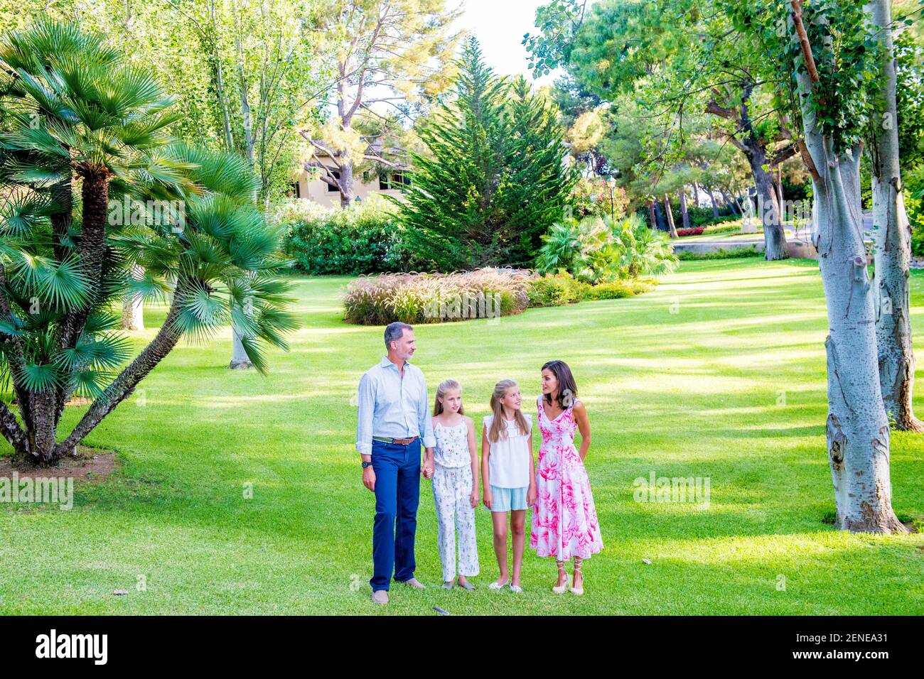 King Felipe VI and Queen Letizia with daughters Crownprincess Leonor ...