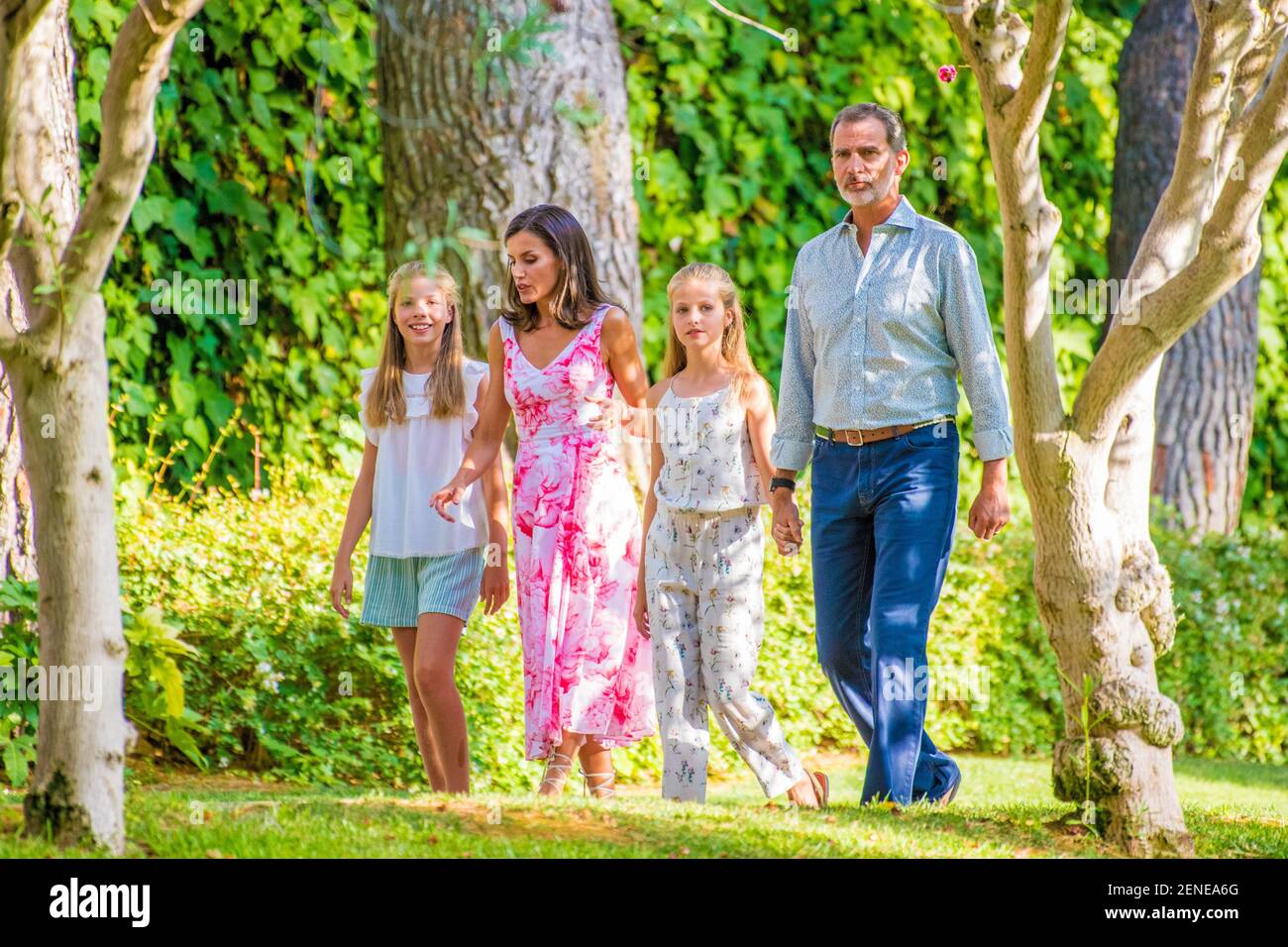 King Felipe VI and Queen Letizia with daughters Crownprincess Leonor ...