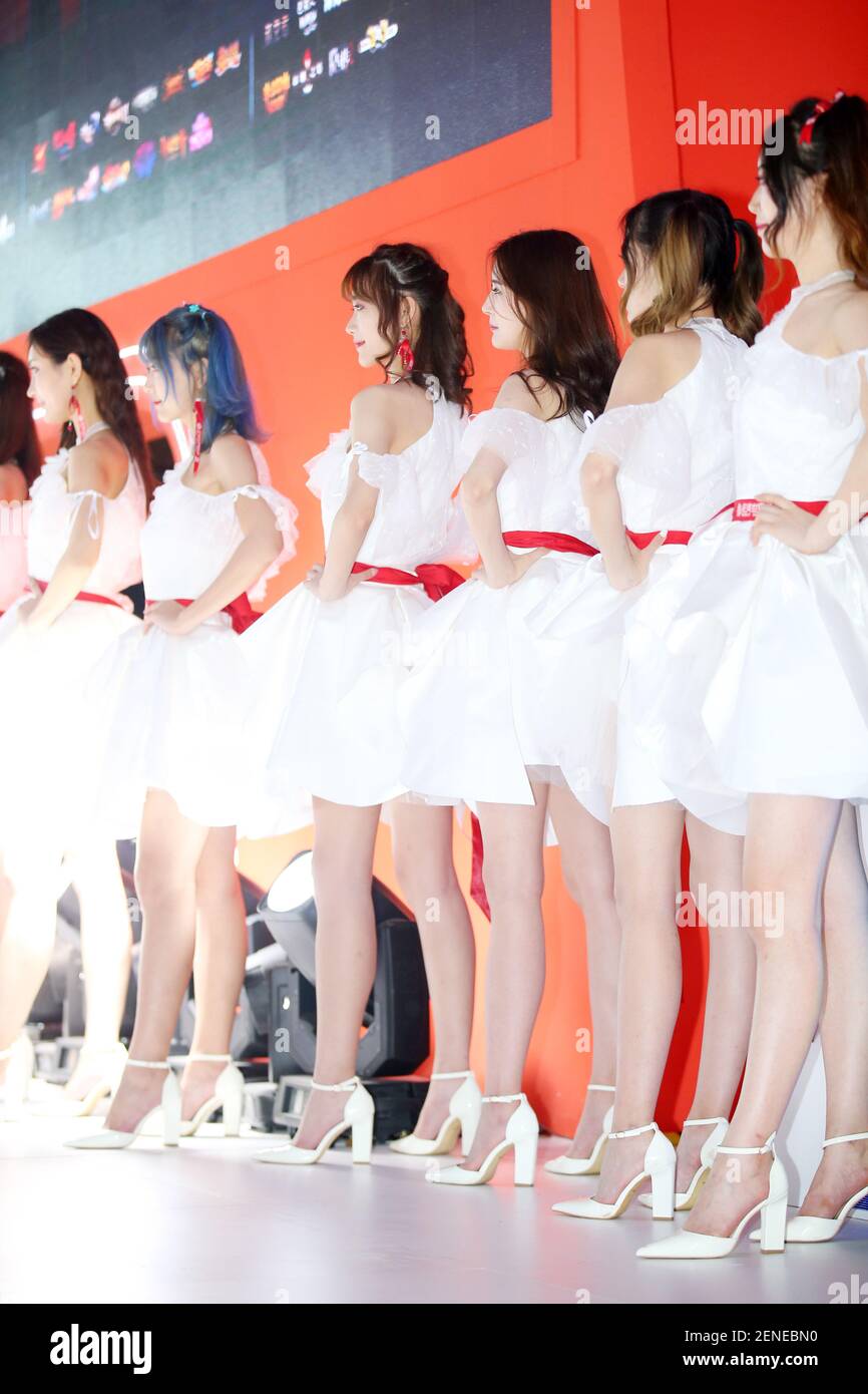 Chinese showgirls pose during the 17th China Digital Entertainment Expo ...