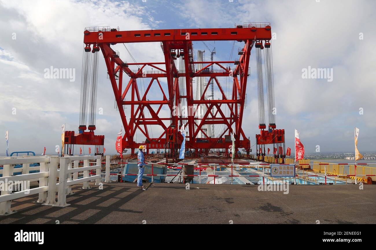The world's longest cable-stayed bridge, the Hutong (Shanghai-Nantong ...
