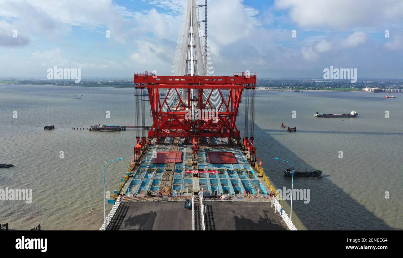 The world's longest cable-stayed bridge, the Hutong (Shanghai-Nantong ...