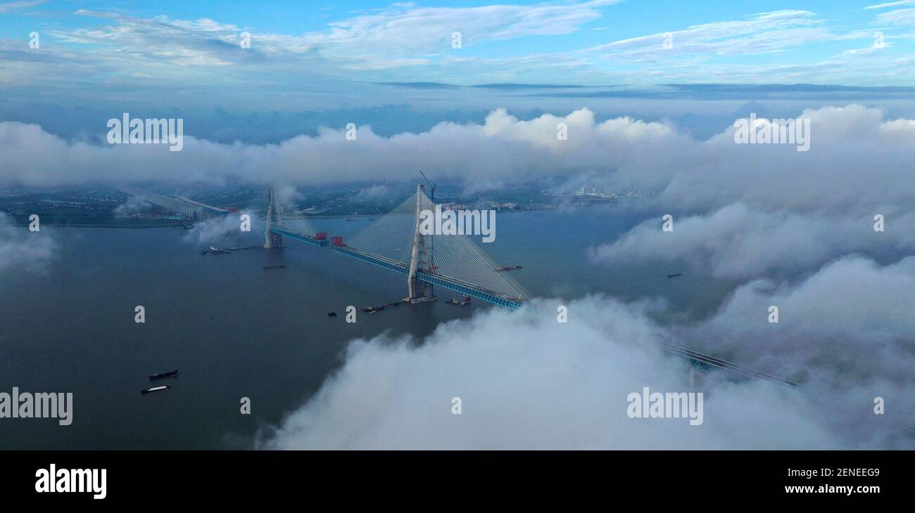 The world's longest cable-stayed bridge, the Hutong (Shanghai-Nantong ...