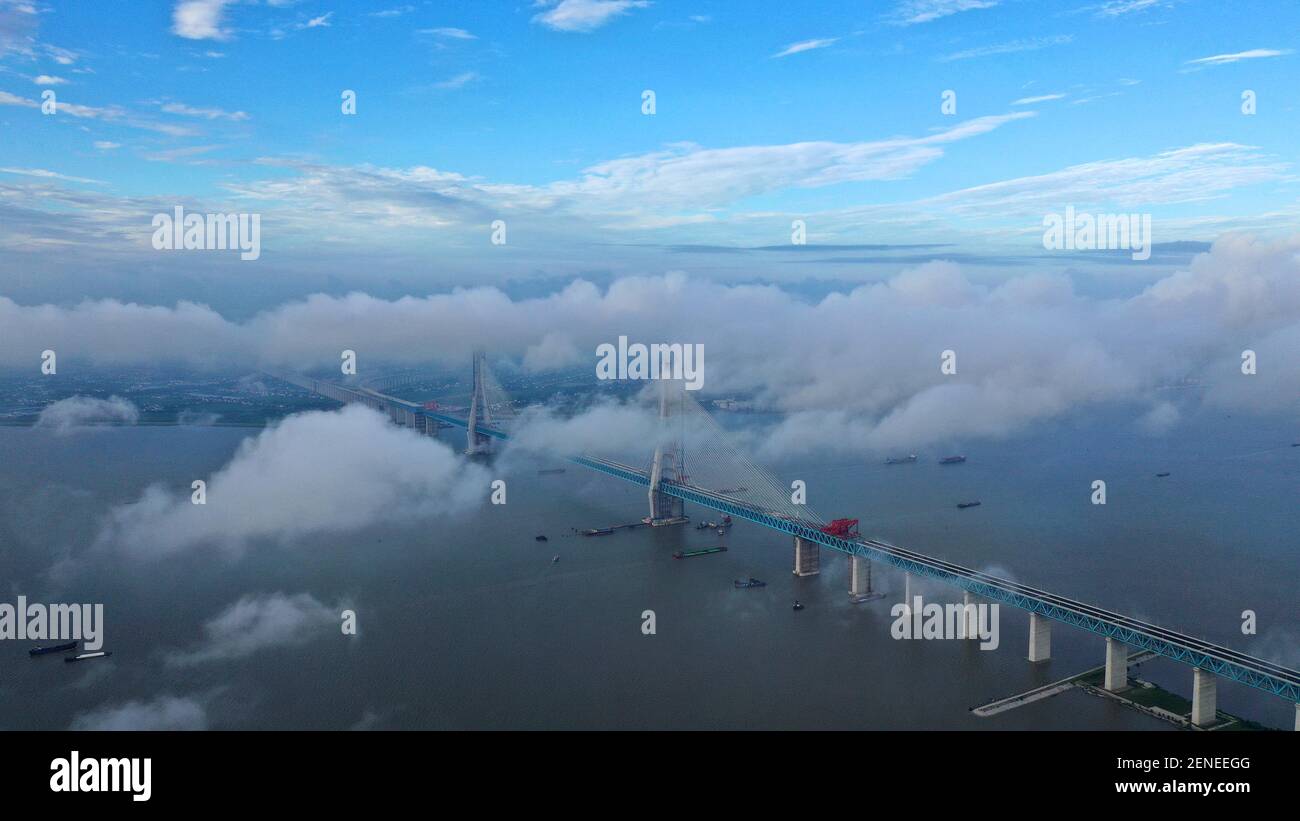 The world's longest cable-stayed bridge, the Hutong (Shanghai-Nantong ...