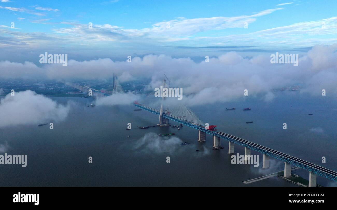 The world's longest cable-stayed bridge, the Hutong (Shanghai-Nantong ...