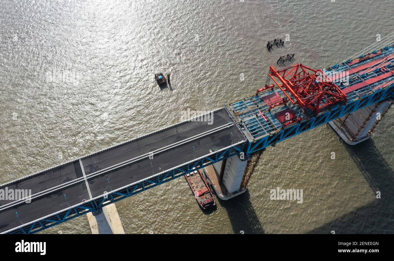 The world's longest cable-stayed bridge, the Hutong (Shanghai-Nantong ...