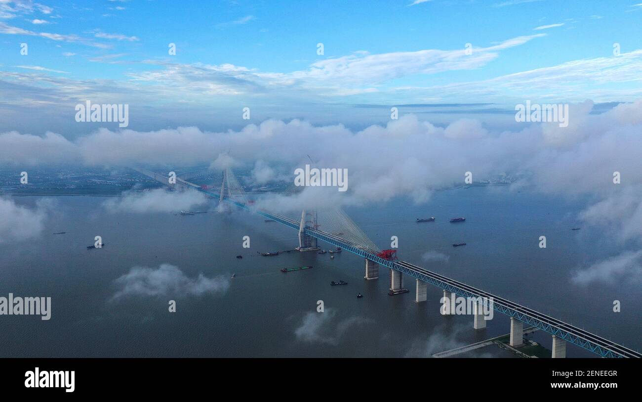 The world's longest cable-stayed bridge, the Hutong (Shanghai-Nantong ...