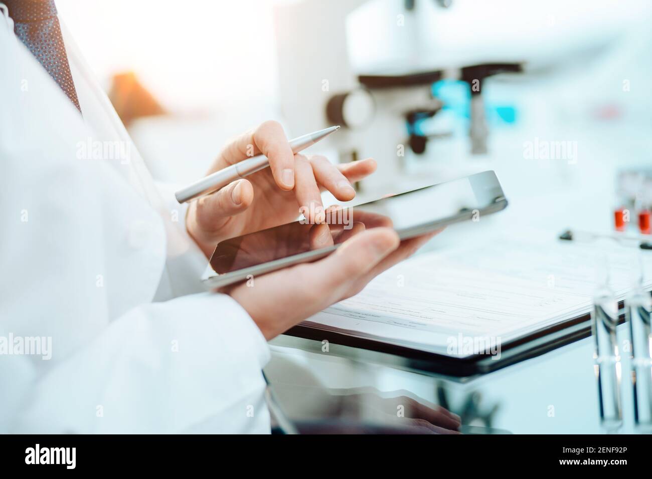 Advanced medical research laboratory close hi-res stock photography and ...