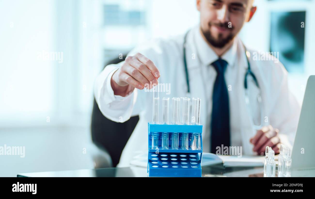 image of a scientist conducting research in a medical laboratory Stock ...