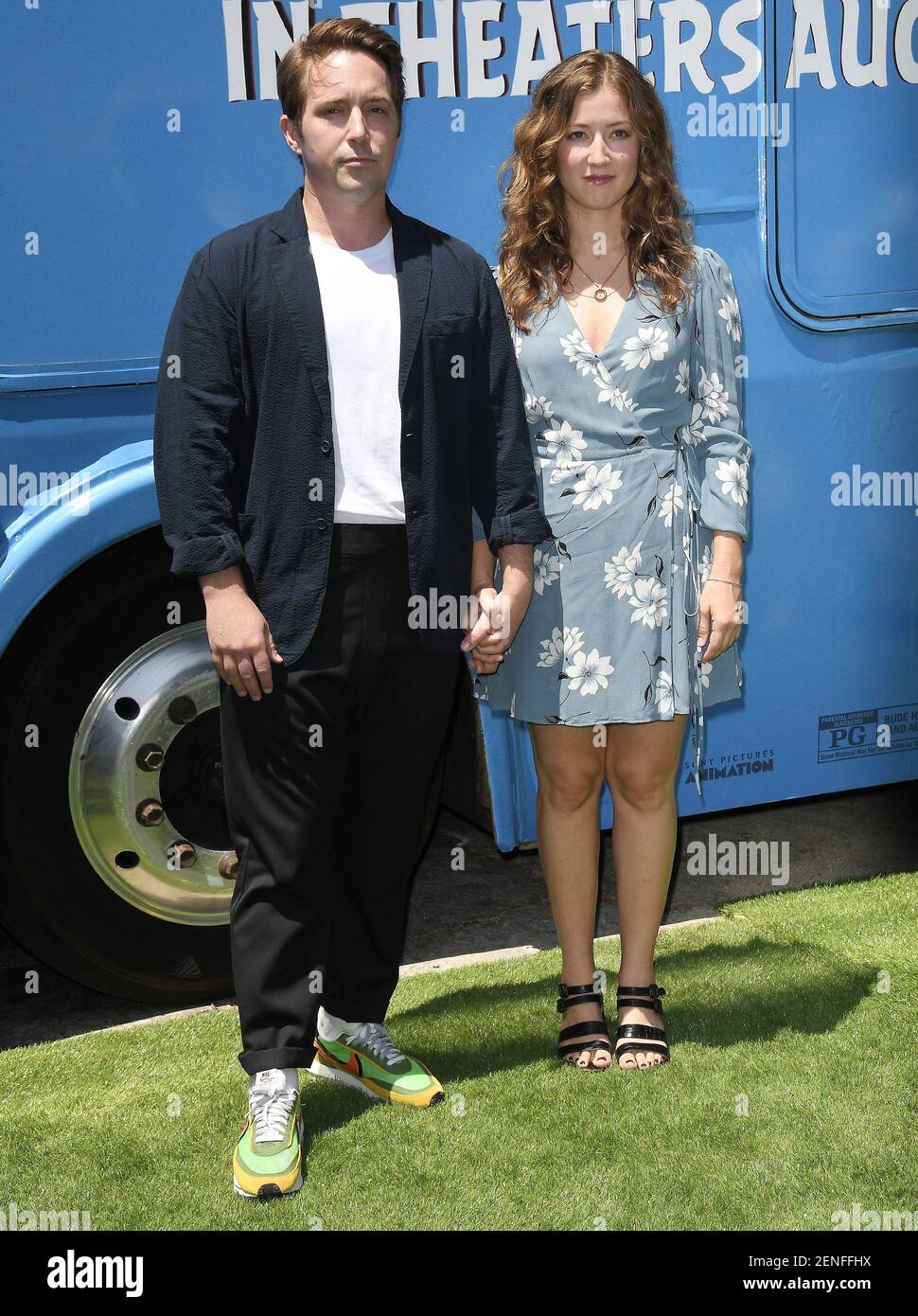 (L-R) Beck Bennett and Jessy Hodges at THE ANGRY BIRDS MOVIE 2 Premiere ...