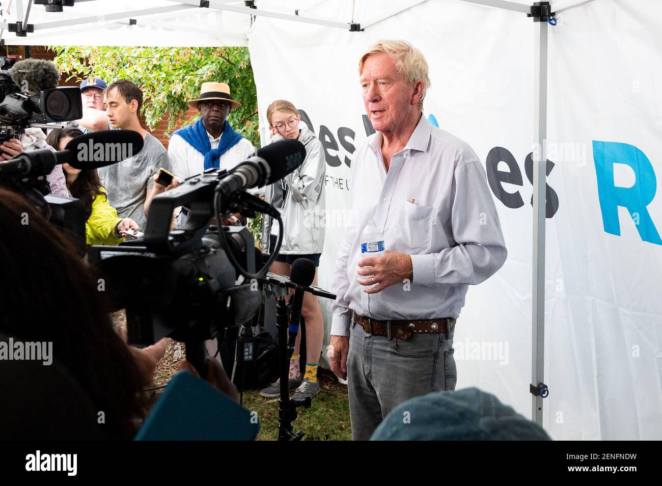 Bill Weld (R), a former governor of Massachusetts, at the Des Moines ...