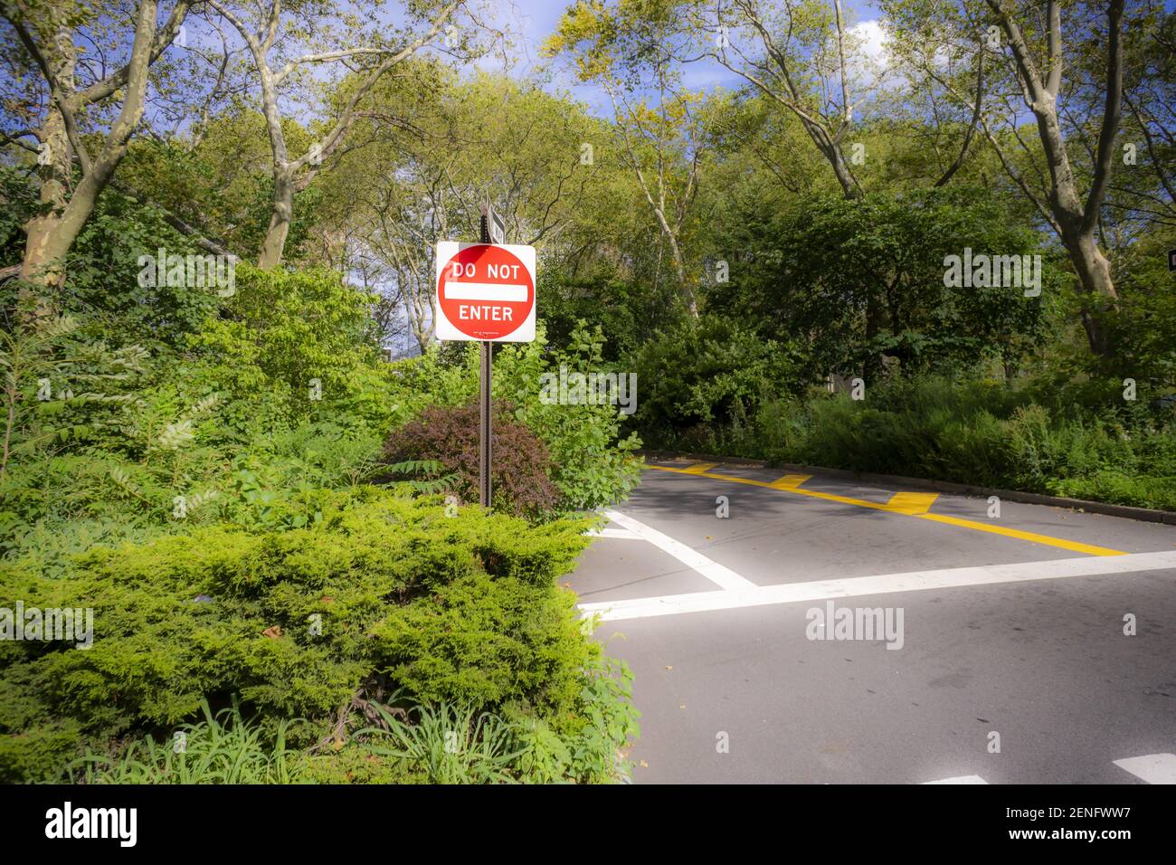 Do not enter sign at an exit to the Brooklyn-Queens Expressway in ...