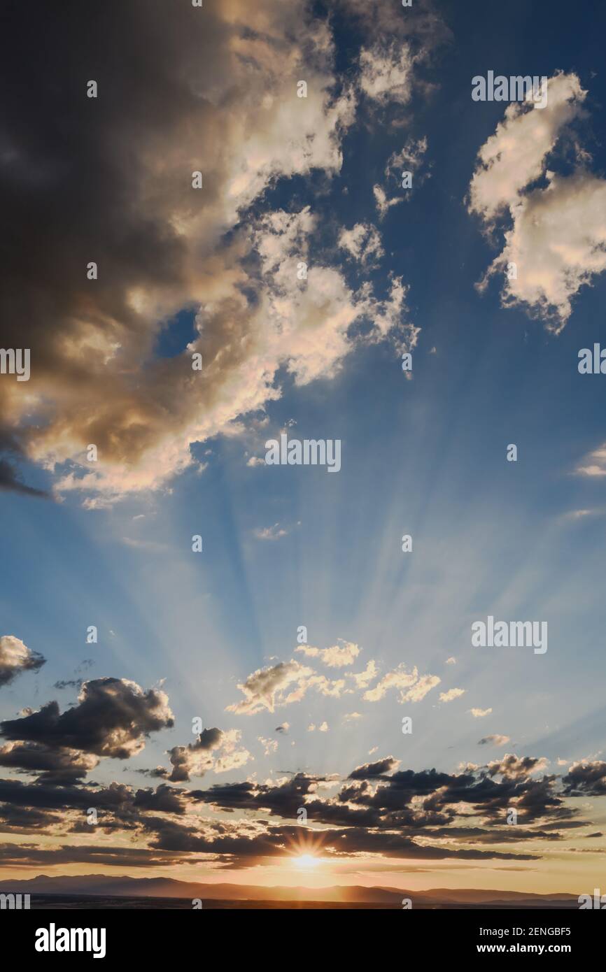 Gold coloured sun hi-res stock photography and images - Alamy