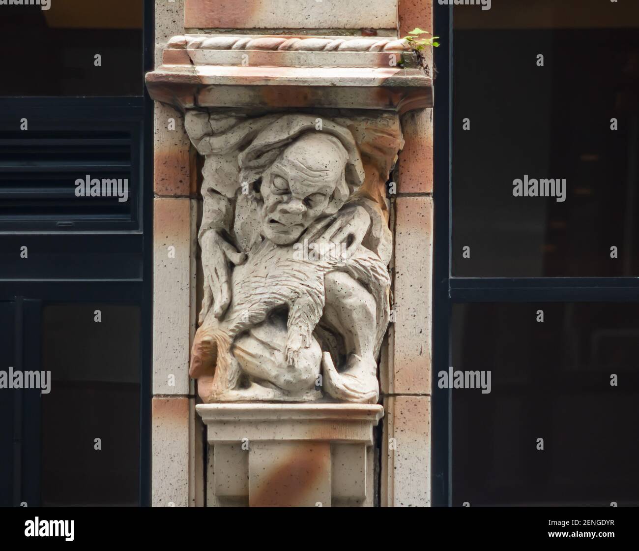 Fur district gargoyles decorate 214 West 29th Street in the Fur ...