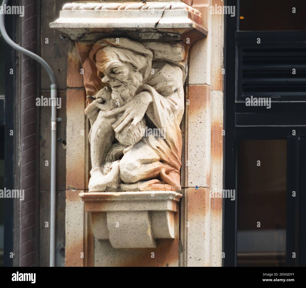 Fur district gargoyles decorate 214 West 29th Street in the Fur ...
