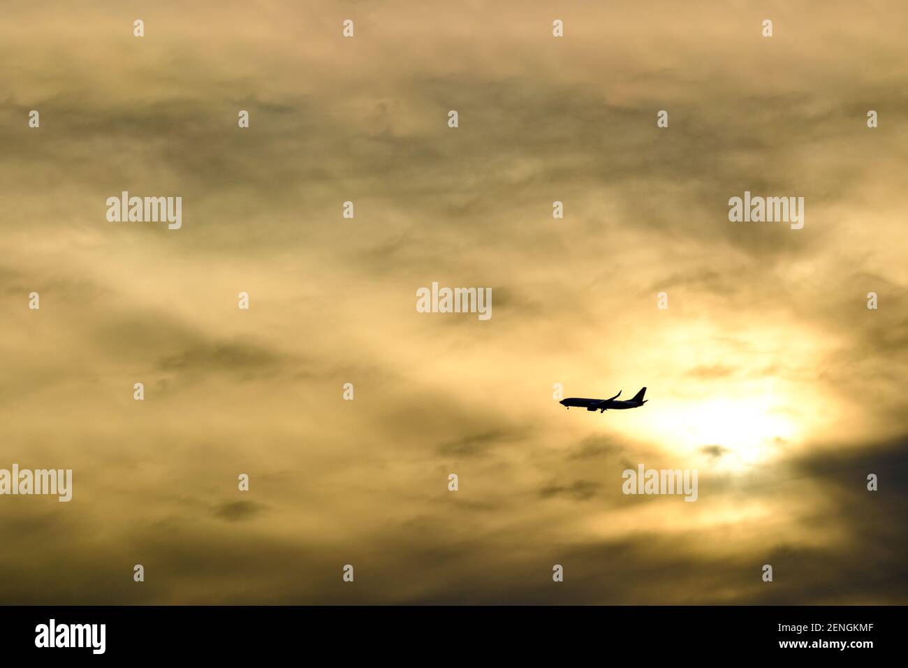 Flying time aviation hi-res stock photography and images - Alamy