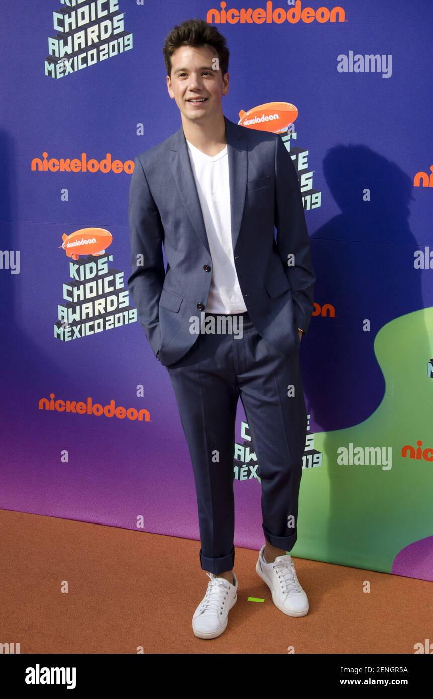 Axel Muñiz poses for photos during a red carpet of Nickelodeon Kid's ...