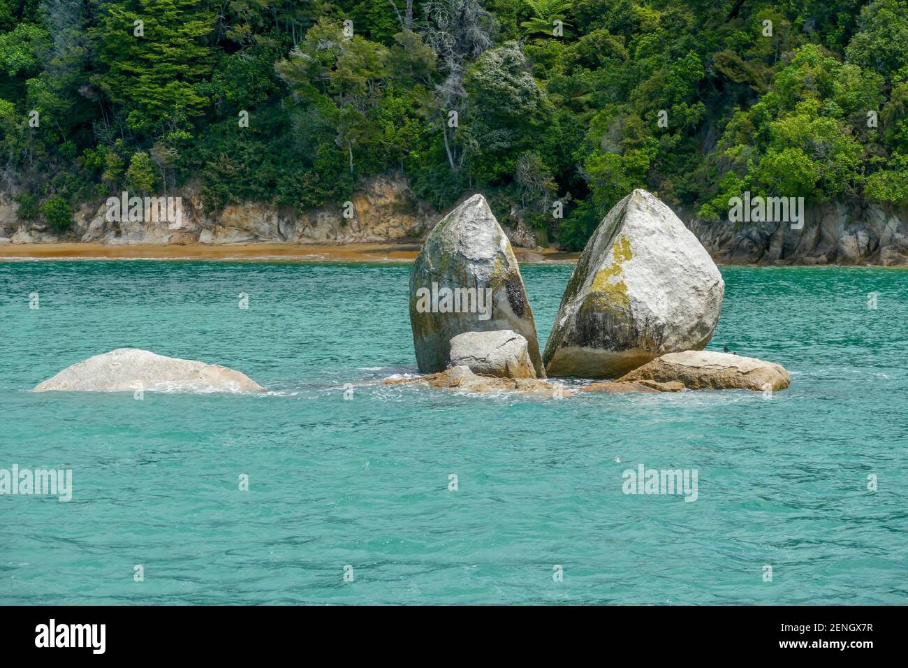 Cleft rock formation hi-res stock photography and images - Alamy