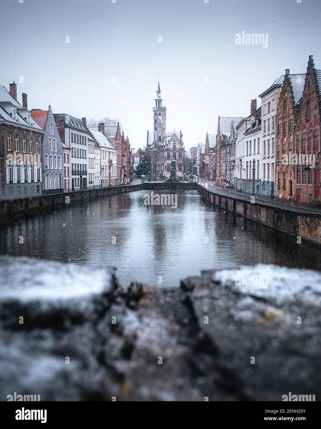 Snow brugge hi-res stock photography and images - Alamy