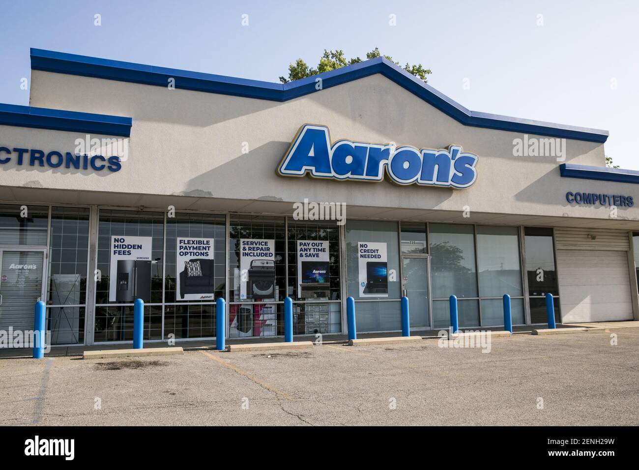 A logo sign outside of a Aaron's, Inc., retail store location in Elyria ...