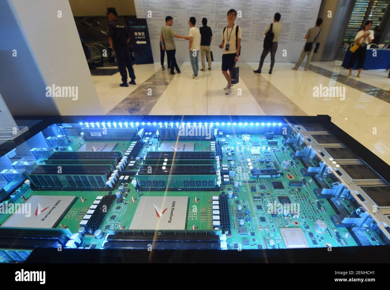 A Huawei OceanStor Dorado server powered by Huawei's 7nm Kunpeng 920 ...