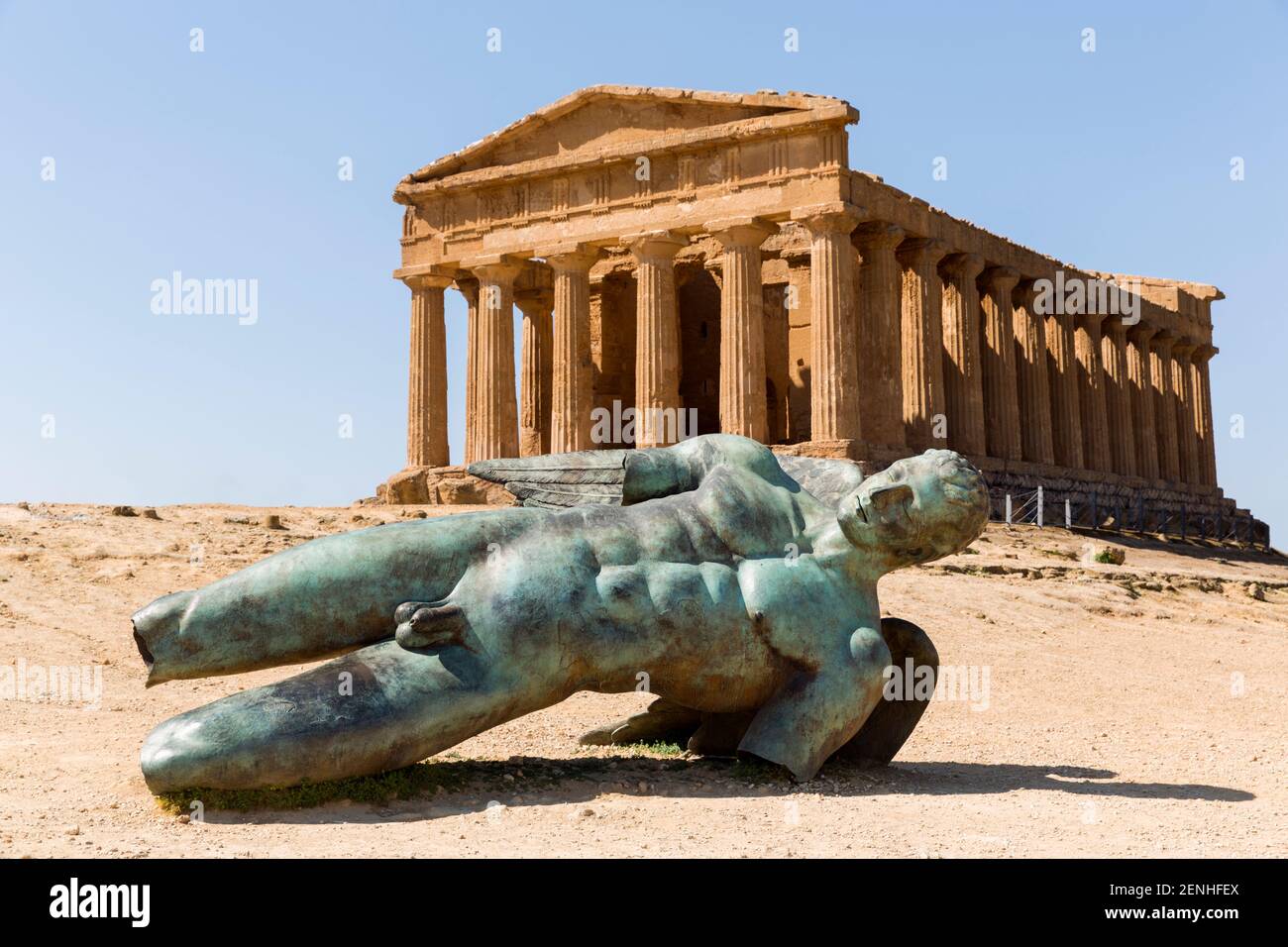 Greek mythology icarus hi-res stock photography and images - Alamy
