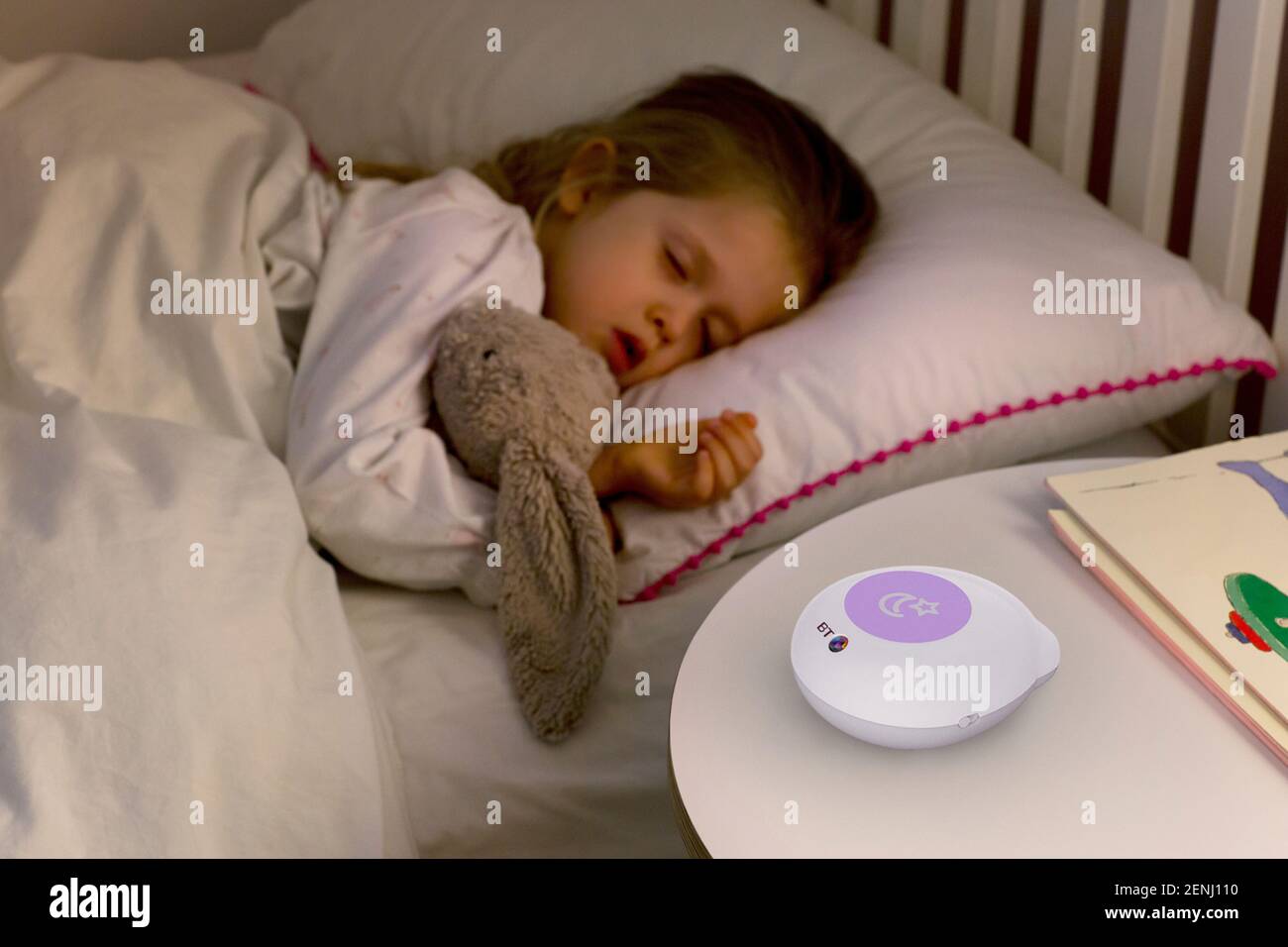 Parents children sleeping bed night hi-res stock photography and images ...