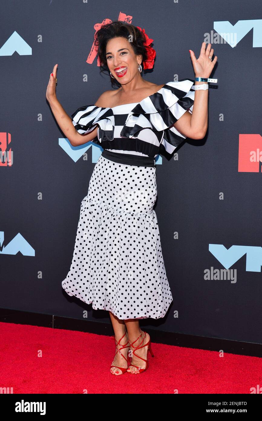 Michelle Miller arriving on the red carpet at the 2019 MTV Video Music ...