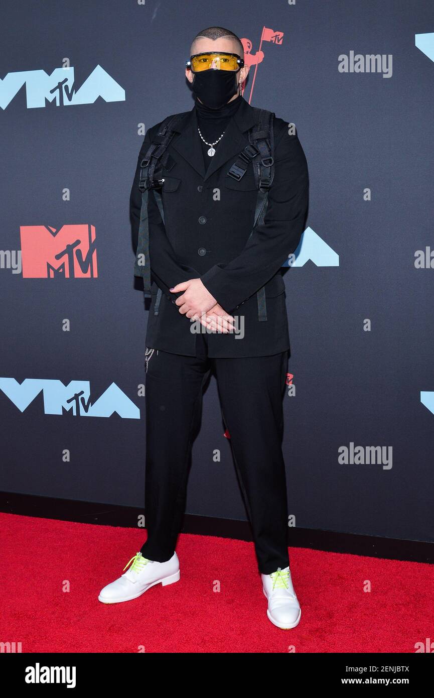 Bad Bunny arriving on the red carpet at the 2019 MTV Video Music Awards ...