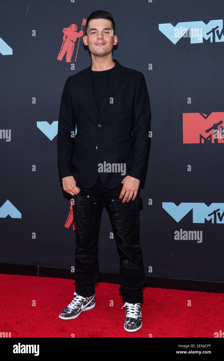Kevan Kenney arriving on the red carpet at the 2019 MTV Video Music ...
