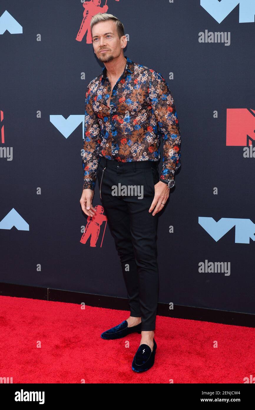 Damon Sharpe arriving on the red carpet at the 2019 MTV Video Music ...