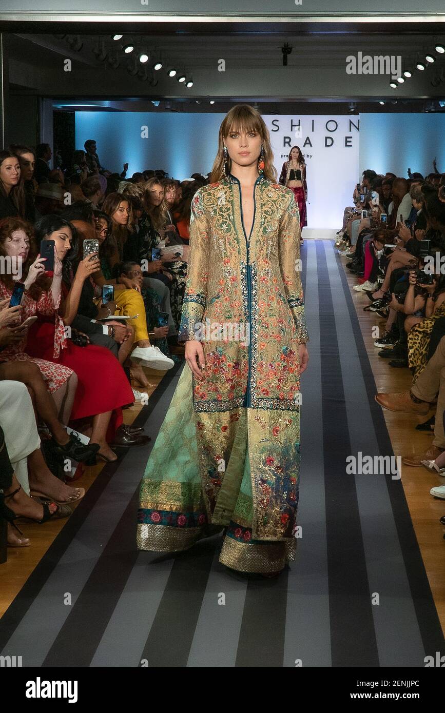 Faiza Samee's showing at the Fashion Parade presented by Citi ...