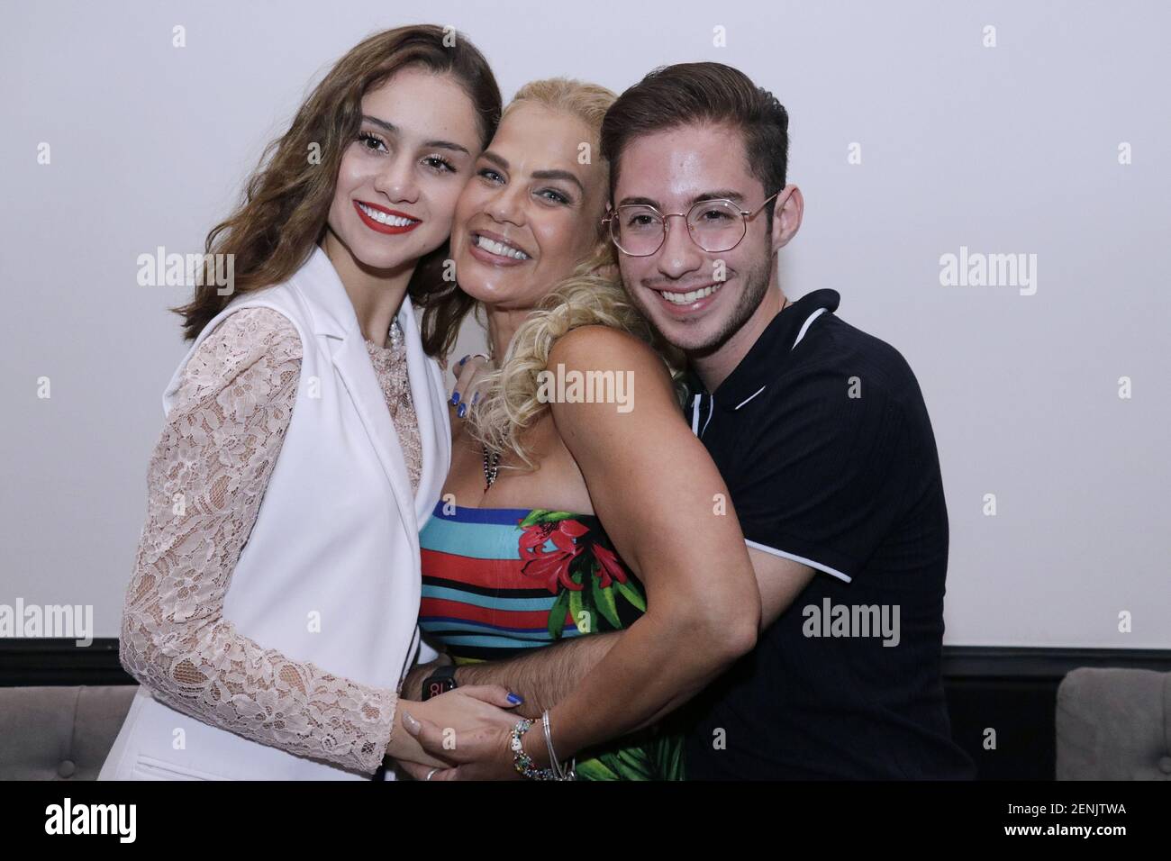 (L-R) Lizeth Goca, Niurka Marcos and Diego Tenorio poses for photos ...