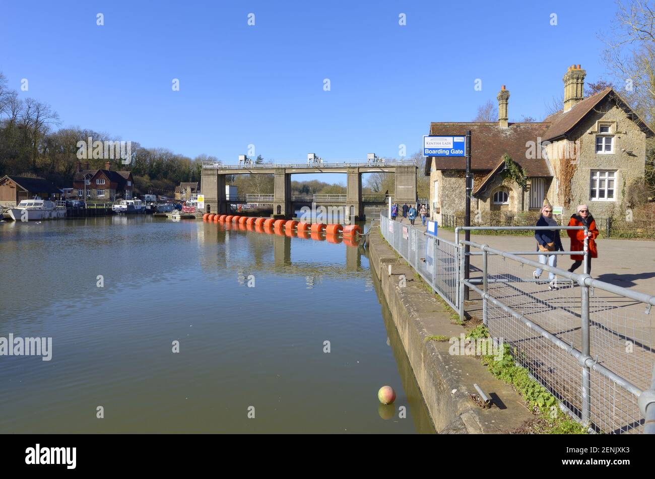 Maidstone, Kent, UK. River Medway at Allington Lock Stock Photo - Alamy